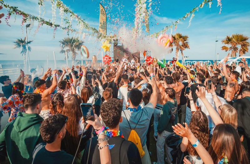 Beach Party Tutti i pomeriggi in Spiaggia a Riccione